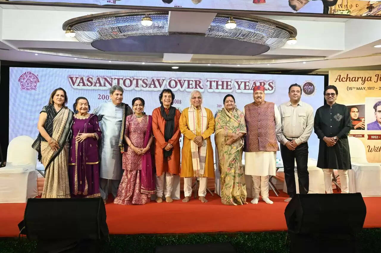 The pinnacle of Vasantotsav was the Uttam Vag-Geyakar Jialal Vasant ...